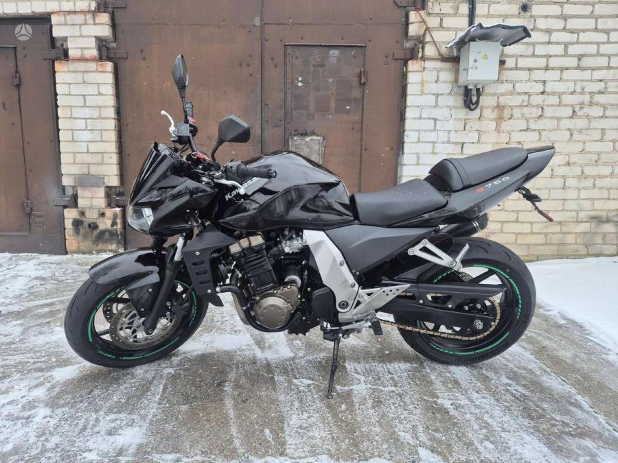 Melns Kawasaki Z 2006 Alīta, ar dzinēja tilpumu 0.75 L un nobraukumu 38 tūkst. km par 2890 €, foto 8 vietnē AUTOMOTO.COM.LV