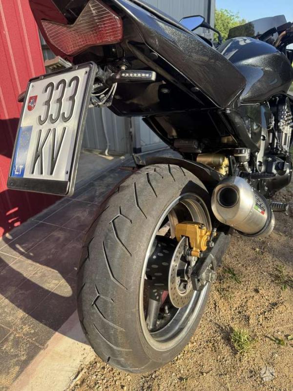 Черный Кавасаки Z 2006 в Ширвинтос, объемом двигателя 1.00 л и пробегом 34 тыс. км за 4000 €, фото 4 на AUTOMOTO.COM.LV