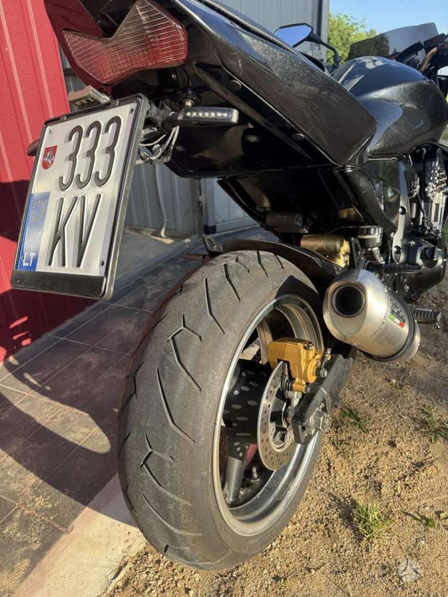 Черный Кавасаки Z 2006 в Ширвинтос, объемом двигателя 1.00 л и пробегом 34 тыс. км за 4000 €, фото 5 на AUTOMOTO.COM.LV