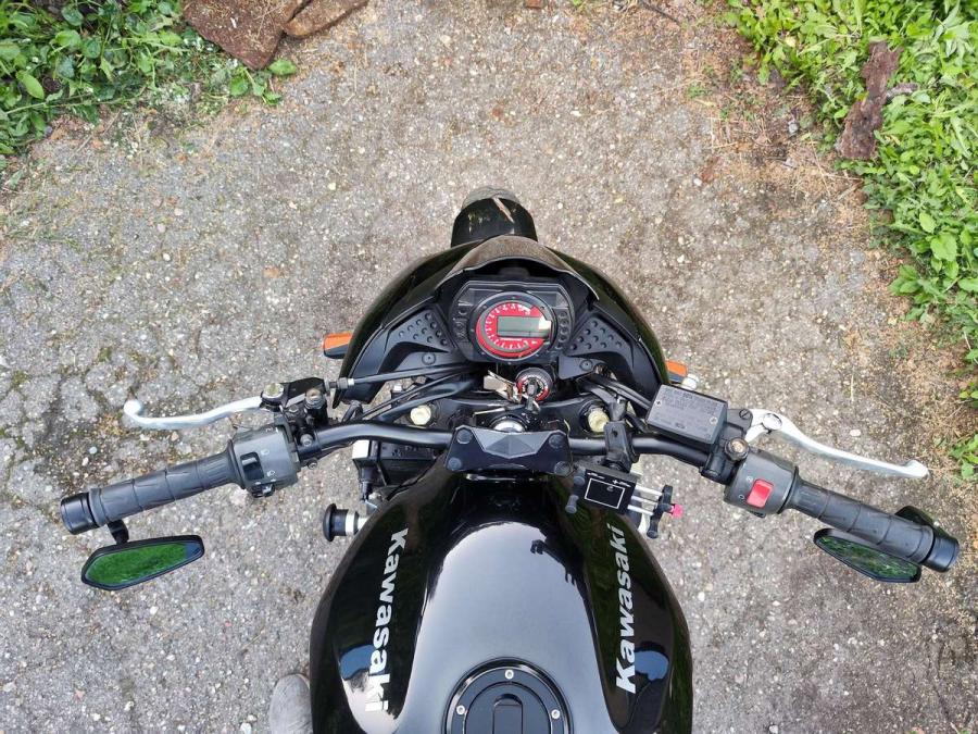 Black Kawasaki Z 2006 in Kedainiai, with an engine capacity of 0.75 L and mileage of 30 thousand km for 1850 €, photo 17 on AUTOMOTO.COM.LV