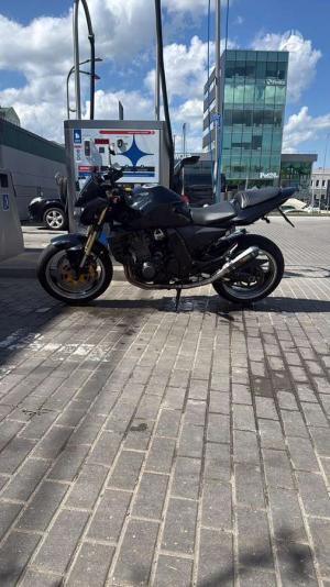 Черный Кавасаки Z 2006 в Вильнюс, объемом двигателя 1.00 л и пробегом 47 тыс. км за 3000 €, фото  на AUTOMOTO.COM.LV