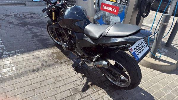 Black Kawasaki Z 2006 in Vilnius, with an engine capacity of 1.00 L and mileage of 47 thousand km for 3000 €, photo 6 on AUTOMOTO.COM.LV