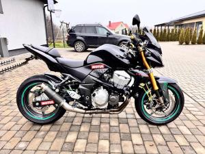 Melns Kawasaki Z 2007 Viļņa, ar dzinēja tilpumu 0.75 L un nobraukumu 29 tūkst. km par 2790 €, foto  vietnē AUTOMOTO.COM.LV