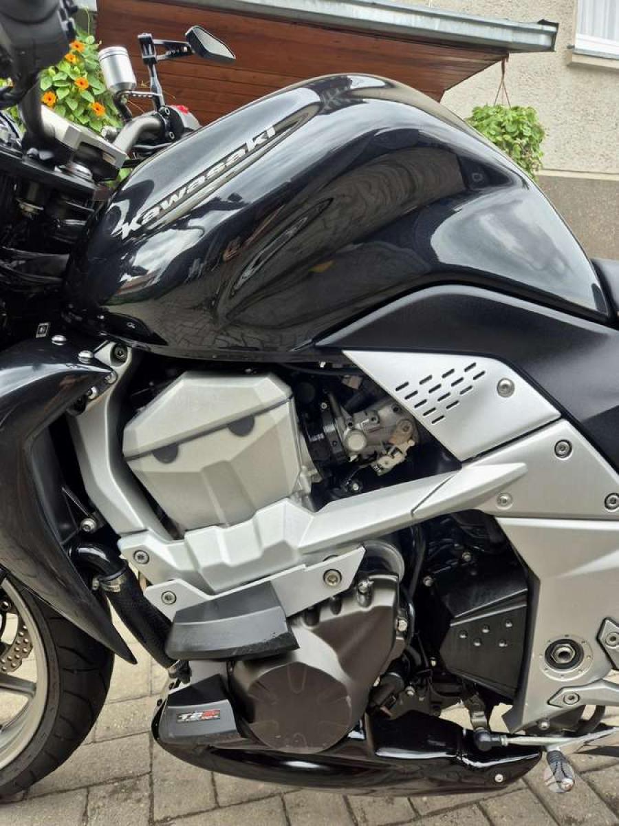Melns Kawasaki Z 2007 Prienai, ar dzinēja tilpumu 0.75 L un nobraukumu 33 tūkst. km par 3700 €, foto 18 vietnē AUTOMOTO.COM.LV