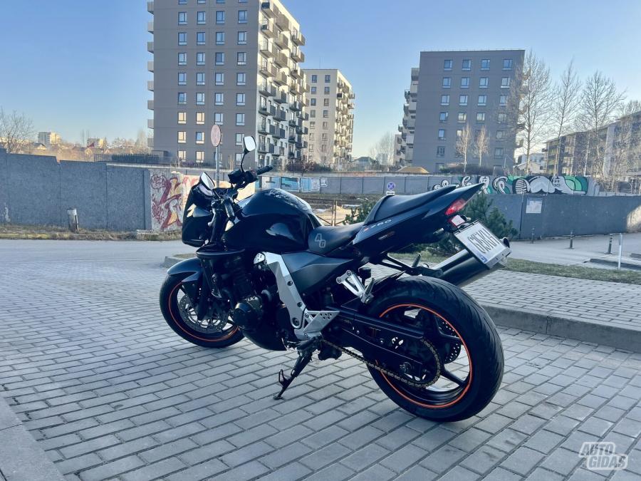 Melns Kawasaki Z 2007 Viļņa, ar dzinēja tilpumu 0.75 L un nobraukumu 43 tūkst. km par 2600 €, foto 5 vietnē AUTOMOTO.COM.LV