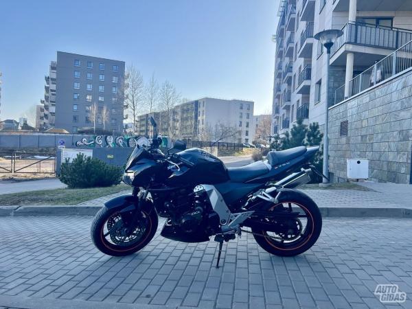 Black Kawasaki Z 2007 in Vilnius, with an engine capacity of 0.75 L and mileage of 43 thousand km for 2600 €, photo 6 on AUTOMOTO.COM.LV