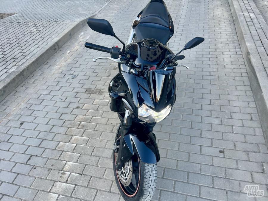 Melns Kawasaki Z 2007 Viļņa, ar dzinēja tilpumu 0.75 L un nobraukumu 43 tūkst. km par 2600 €, foto 10 vietnē AUTOMOTO.COM.LV