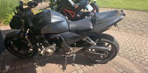 Черный Кавасаки Z 2007 в Шяуляй, объемом двигателя 0.75 л и пробегом 2 тыс. км за 1950 €, фото 3 на AUTOMOTO.COM.LV
