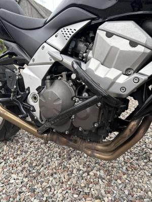 Melns Kawasaki Z 2007 Jurbarkas, ar dzinēja tilpumu 0.75 L un nobraukumu 39 tūkst. km par 2550 €, foto 7 vietnē AUTOMOTO.COM.LV
