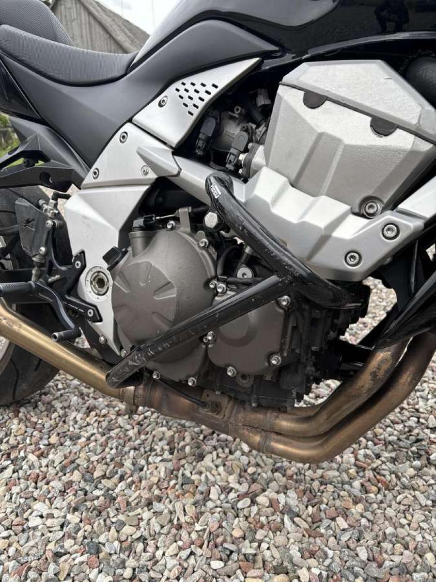 Melns Kawasaki Z 2007 Jurbarkas, ar dzinēja tilpumu 0.75 L un nobraukumu 39 tūkst. km par 2550 €, foto 7 vietnē AUTOMOTO.COM.LV
