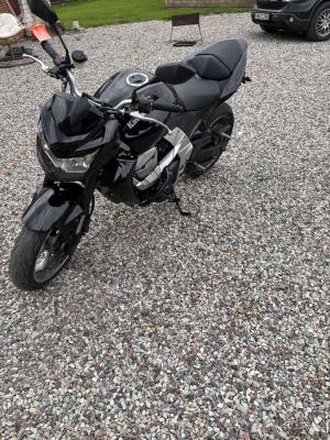 Melns Kawasaki Z 2007 Jurbarkas, ar dzinēja tilpumu 0.75 L un nobraukumu 39 tūkst. km par 2550 €, foto 10 vietnē AUTOMOTO.COM.LV