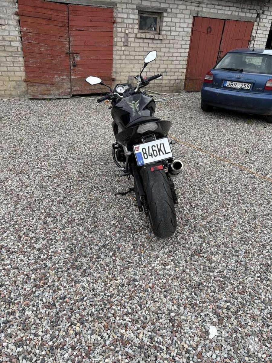 Melns Kawasaki Z 2007 Jurbarkas, ar dzinēja tilpumu 0.75 L un nobraukumu 39 tūkst. km par 2550 €, foto 12 vietnē AUTOMOTO.COM.LV
