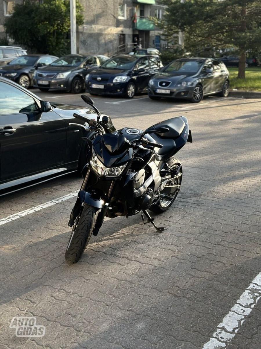 Black Kawasaki Z 2007 in Vilnius, with an engine capacity of 0.75 L and mileage of 43 thousand km for 3100 €, photo 4 on AUTOMOTO.COM.LV