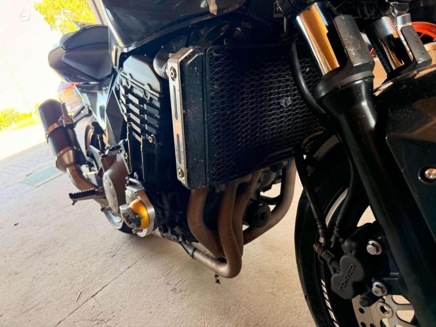 Black Kawasaki Z 2007 in Siauliai, with an engine capacity of 0.75 L and mileage of 22 thousand km for 1500 €, photo 5 on AUTOMOTO.COM.LV