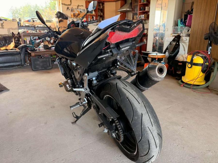 Black Kawasaki Z 2007 in Siauliai, with an engine capacity of 0.75 L and mileage of 22 thousand km for 1500 €, photo 6 on AUTOMOTO.COM.LV