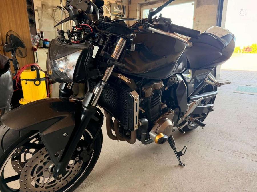 Black Kawasaki Z 2007 in Siauliai, with an engine capacity of 0.75 L and mileage of 22 thousand km for 1500 €, photo 9 on AUTOMOTO.COM.LV