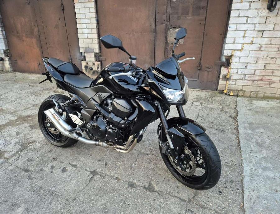 Black Kawasaki Z 2007 in Alytus, with an engine capacity of 0.75 L and mileage of 35 thousand km for 3660 €, photo 4 on AUTOMOTO.COM.LV