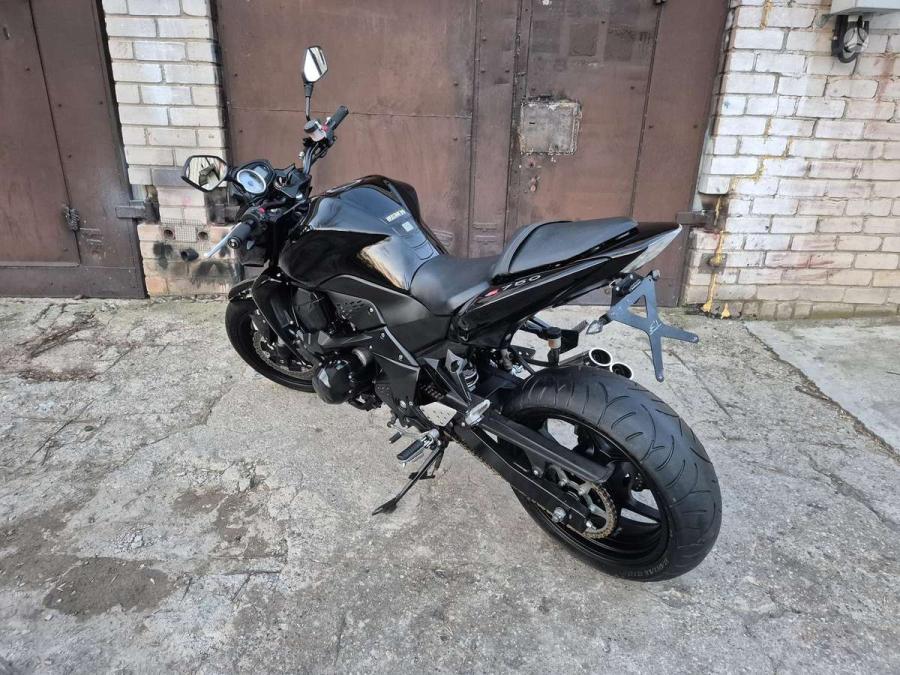 Black Kawasaki Z 2007 in Alytus, with an engine capacity of 0.75 L and mileage of 35 thousand km for 3660 €, photo 8 on AUTOMOTO.COM.LV
