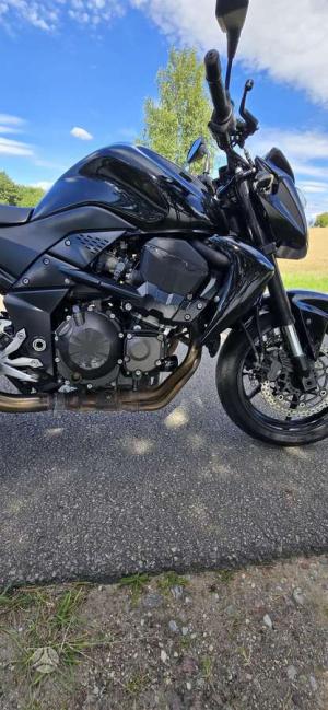 Black Kawasaki Z 2007 in Telschi, with an engine capacity of 0.75 L and mileage of 56 thousand km for 3750 €, photo 7 on AUTOMOTO.COM.LV