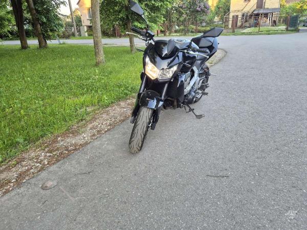 Black Kawasaki Z 2007 in Kaunas, with an engine capacity of 0.75 L and mileage of 30 thousand km for 3050 €, photo 3 on AUTOMOTO.COM.LV