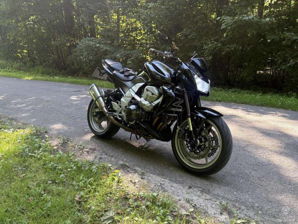 Black Kawasaki Z 2007 in Kaisiadorys, with an engine capacity of 0.75 L and mileage of 42 thousand km for 3550 €, photo 1 on AUTOMOTO.COM.LV