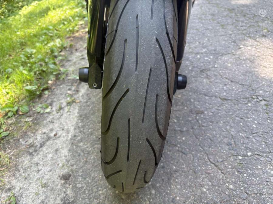 Black Kawasaki Z 2007 in Kaisiadorys, with an engine capacity of 0.75 L and mileage of 42 thousand km for 3550 €, photo 17 on AUTOMOTO.COM.LV