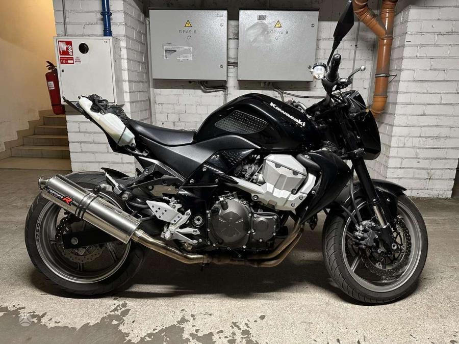 Black Kawasaki Z 2007 in Vilnius, with an engine capacity of 0.75 L and mileage of 29 thousand km for 2500 €, photo 3 on AUTOMOTO.COM.LV