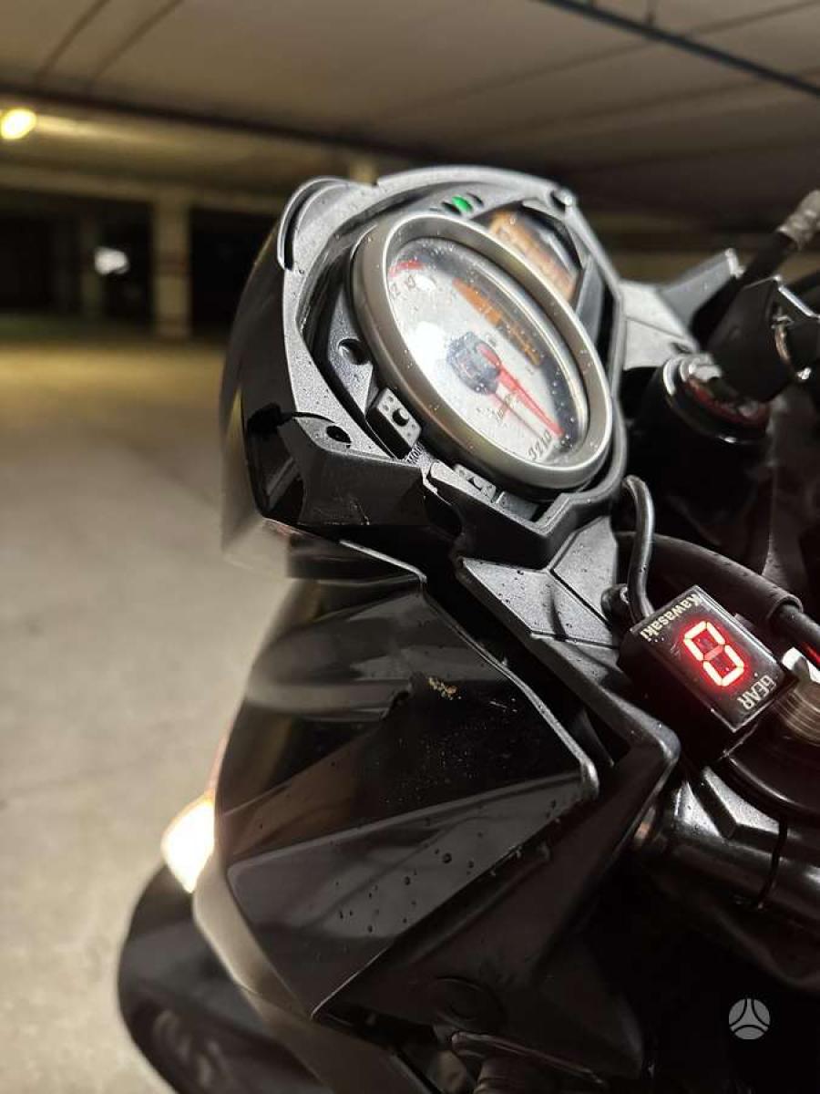 Black Kawasaki Z 2007 in Vilnius, with an engine capacity of 0.75 L and mileage of 29 thousand km for 2500 €, photo 5 on AUTOMOTO.COM.LV