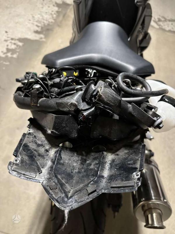 Melns Kawasaki Z 2007 Viļņa, ar dzinēja tilpumu 0.75 L un nobraukumu 29 tūkst. km par 2500 €, foto 5 vietnē AUTOMOTO.COM.LV