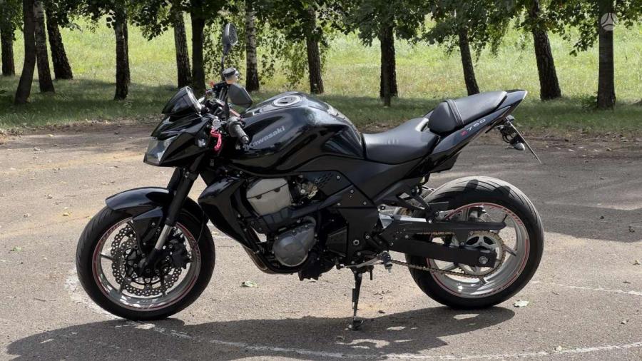 Black Kawasaki Z 2007 in Jonava, with an engine capacity of 0.75 L and mileage of 61 thousand km for 3300 €, photo 3 on AUTOMOTO.COM.LV