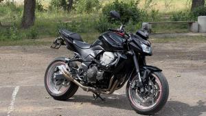 Black Kawasaki Z 2007 in Jonava, with an engine capacity of 0.75 L and mileage of 61 thousand km for 3300 €, photo 8 on AUTOMOTO.COM.LV