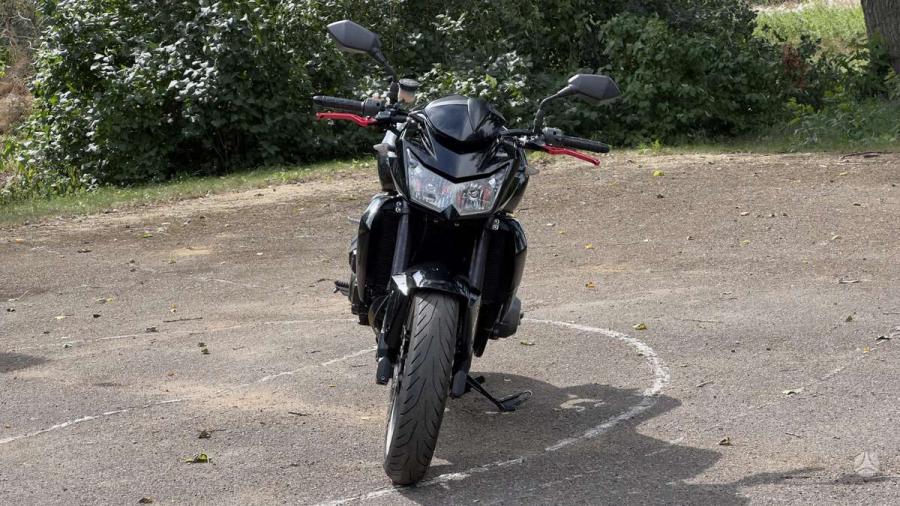 Black Kawasaki Z 2007 in Jonava, with an engine capacity of 0.75 L and mileage of 61 thousand km for 3300 €, photo 9 on AUTOMOTO.COM.LV
