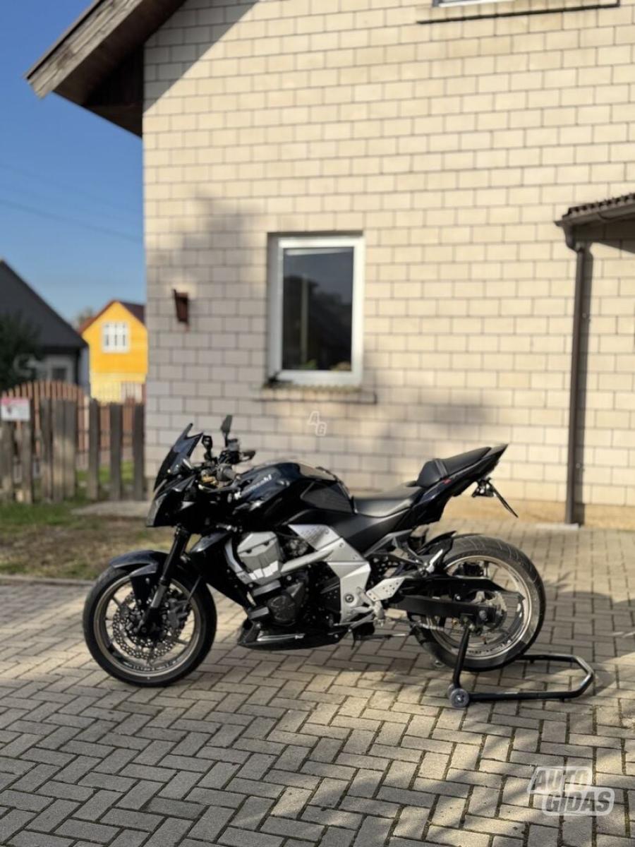 Black Kawasaki Z 2007 in Kaunas, with an engine capacity of 0.75 L and mileage of 62 thousand km for 3100 €, photo 12 on AUTOMOTO.COM.LV
