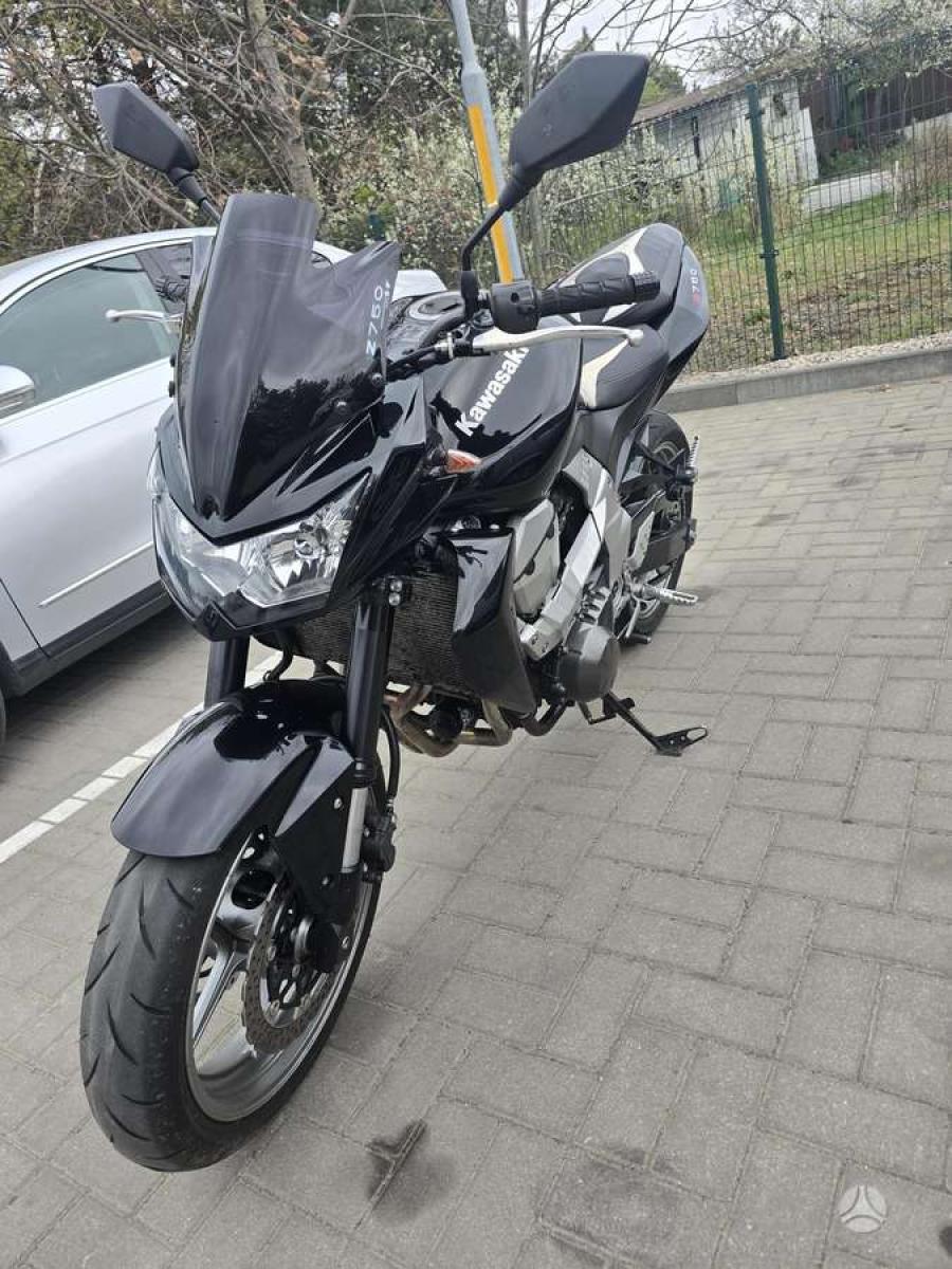 Черный Кавасаки Z 2008 в Каунас, объемом двигателя 0.75 л и пробегом 43 тыс. км за 2850 €, фото 5 на AUTOMOTO.COM.LV