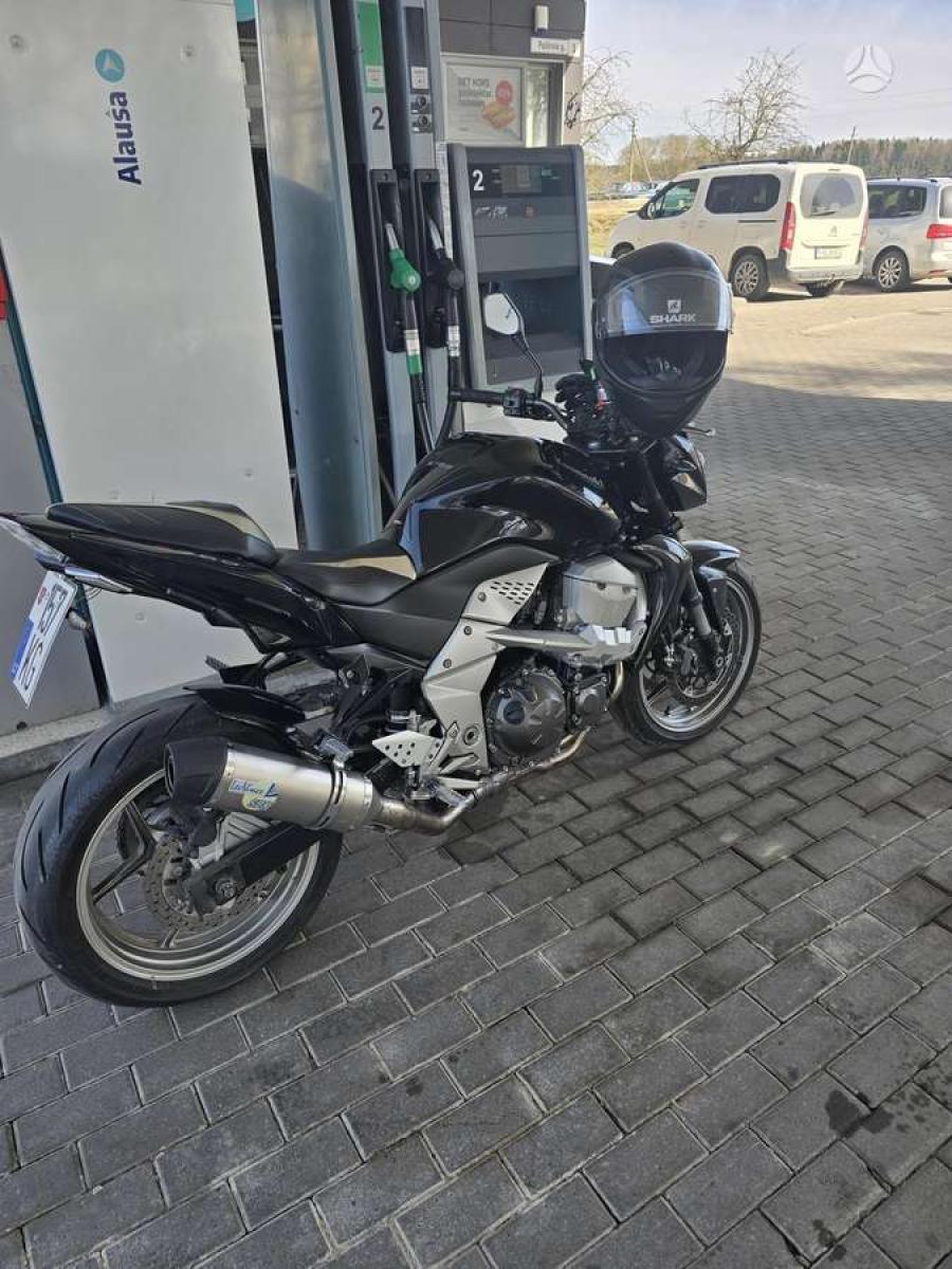 Черный Кавасаки Z 2008 в Каунас, объемом двигателя 0.75 л и пробегом 43 тыс. км за 2850 €, фото 6 на AUTOMOTO.COM.LV