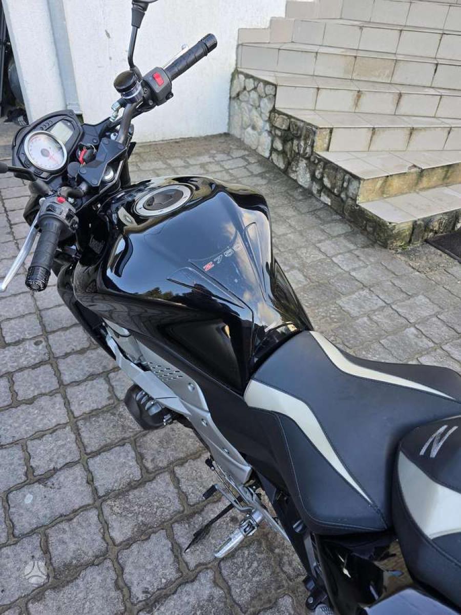 Черный Кавасаки Z 2008 в Каунас, объемом двигателя 0.75 л и пробегом 43 тыс. км за 2850 €, фото 14 на AUTOMOTO.COM.LV