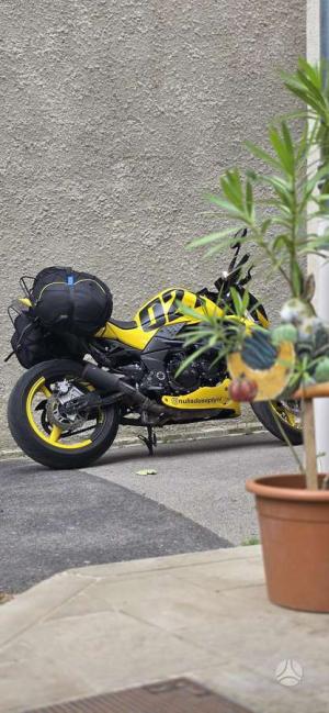 Melns Kawasaki Z 2008 Viļņa, ar dzinēja tilpumu 1.00 L un nobraukumu 60 tūkst. km par 3850 €, foto 6 vietnē AUTOMOTO.COM.LV