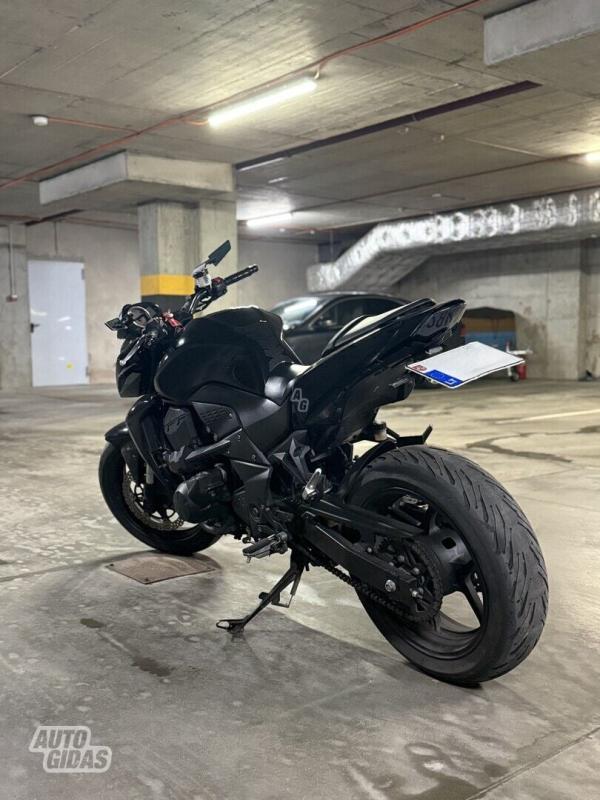 Black Kawasaki Z 2008 in Vilnius, with an engine capacity of 0.75 L and mileage of 34 thousand km for 3500 €, photo 3 on AUTOMOTO.COM.LV