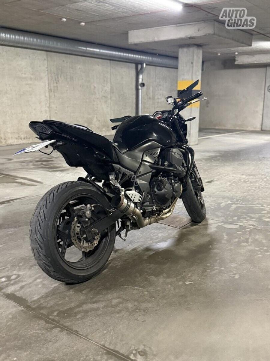 Black Kawasaki Z 2008 in Vilnius, with an engine capacity of 0.75 L and mileage of 34 thousand km for 3500 €, photo 5 on AUTOMOTO.COM.LV