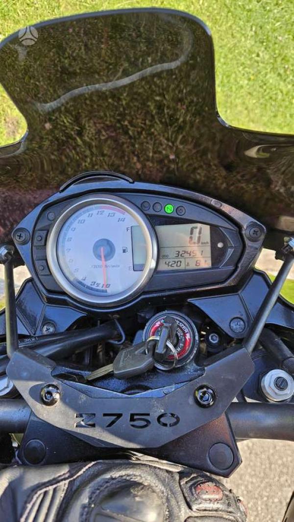Черный Кавасаки Z 2008 в Алитус, объемом двигателя 0.75 л и пробегом 33 тыс. км за 3200 €, фото 1 на AUTOMOTO.COM.LV