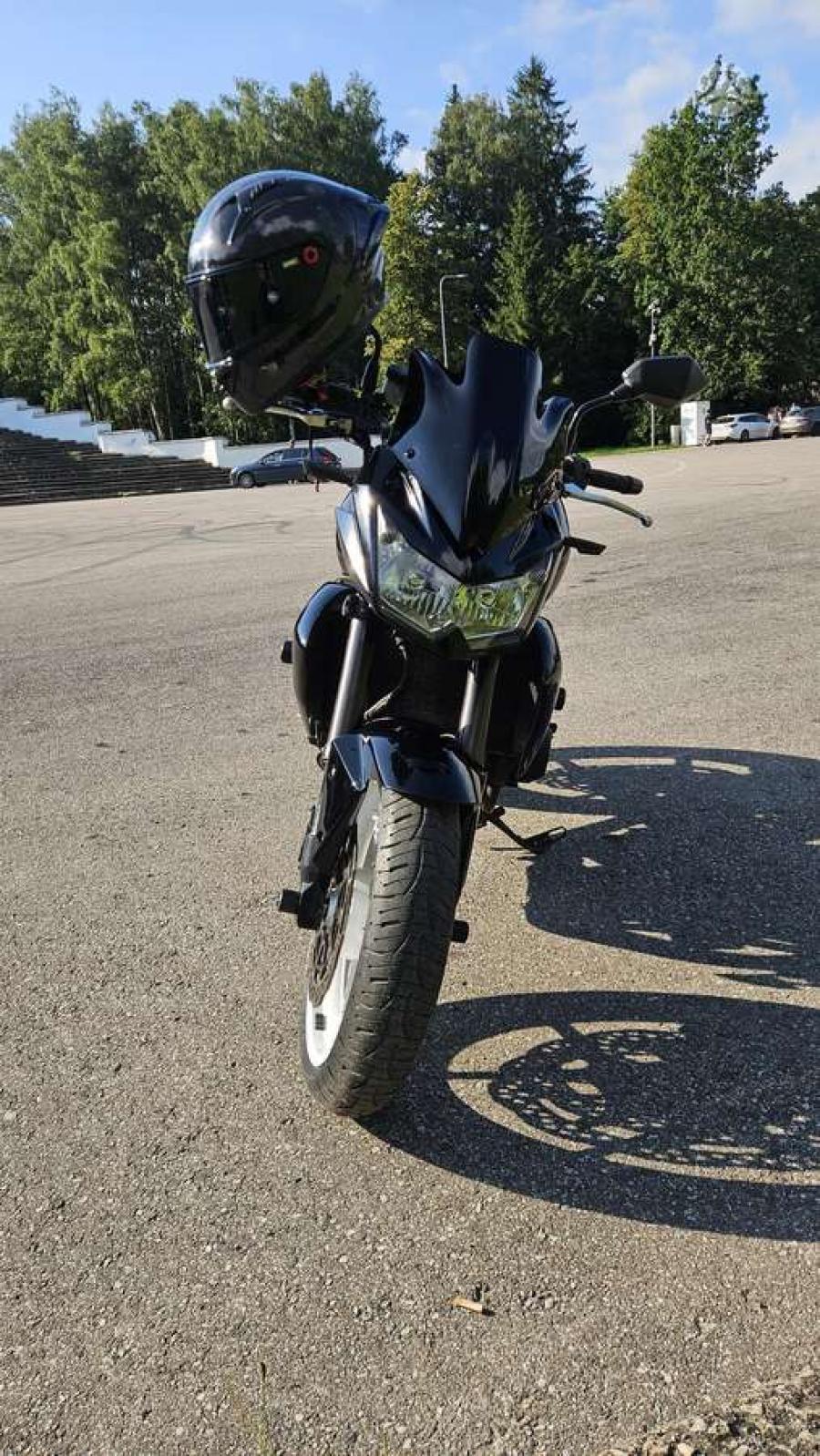 Black Kawasaki Z 2008 in Alytus, with an engine capacity of 0.75 L and mileage of 33 thousand km for 3200 €, photo 3 on AUTOMOTO.COM.LV