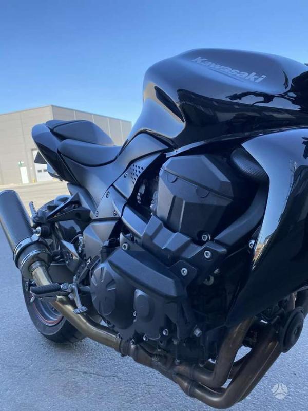 Black Kawasaki Z 2008 in Taurage, with an engine capacity of 0.75 L and mileage of 28 thousand km for 3600 €, photo 2 on AUTOMOTO.COM.LV