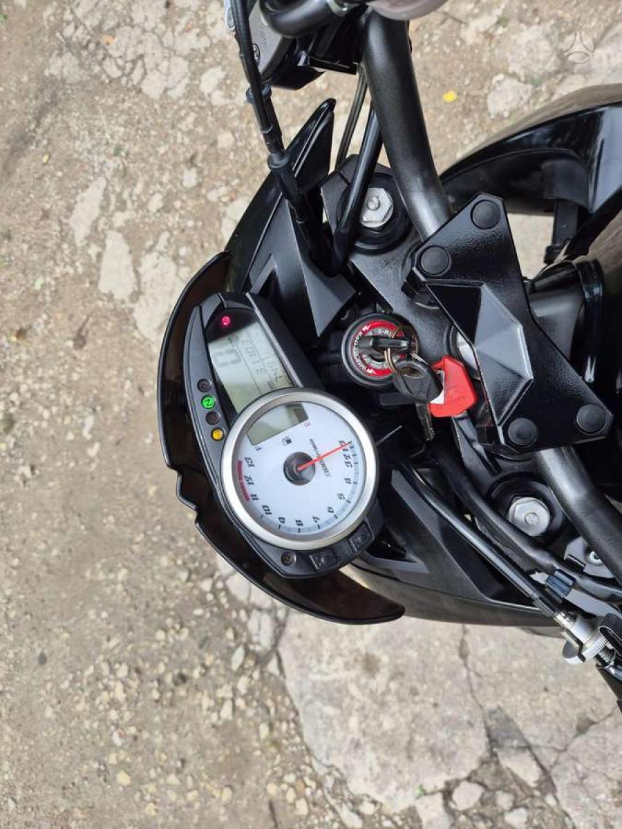 Черный Кавасаки Z 2009 в Алитус, объемом двигателя 1.00 л и пробегом 31 тыс. км за 4080 €, фото 15 на AUTOMOTO.COM.LV