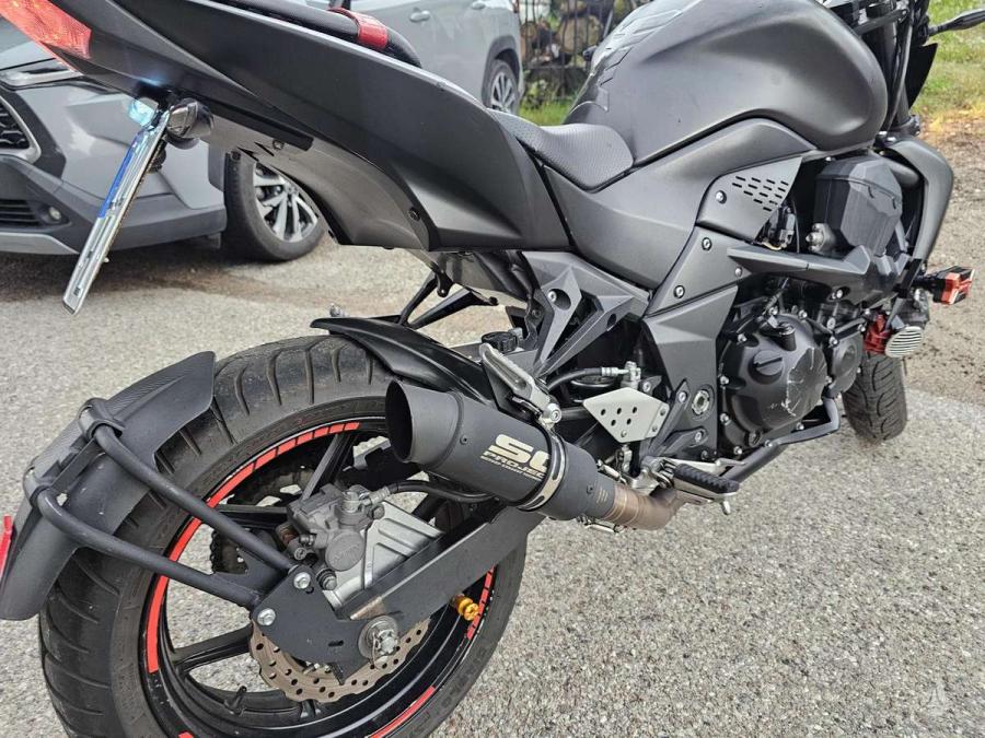 Черный Кавасаки Z 2009 в Мариямполе, объемом двигателя 0.75 л и пробегом 21 тыс. км за 3650 €, фото 4 на AUTOMOTO.COM.LV