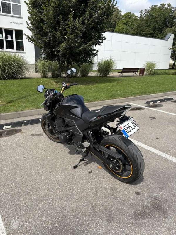 Черный Кавасаки Z 2009 в Вилкавишкис, объемом двигателя 0.75 л и пробегом 20 тыс. км за 3900 €, фото 4 на AUTOMOTO.COM.LV