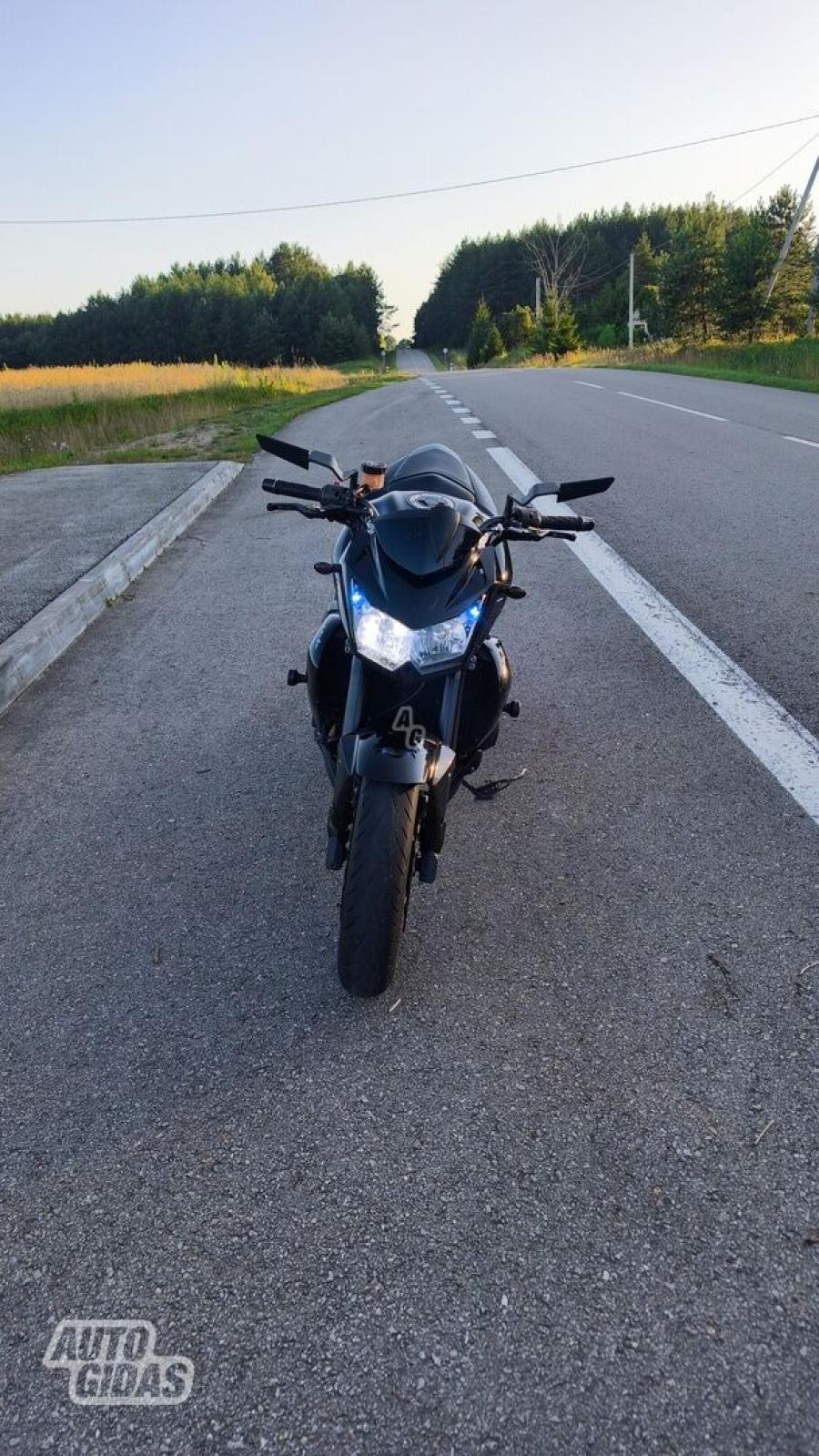 Black Kawasaki Z 2009 in Alytus, with an engine capacity of 0.75 L and mileage of 42 thousand km for 3600 €, photo 4 on AUTOMOTO.COM.LV