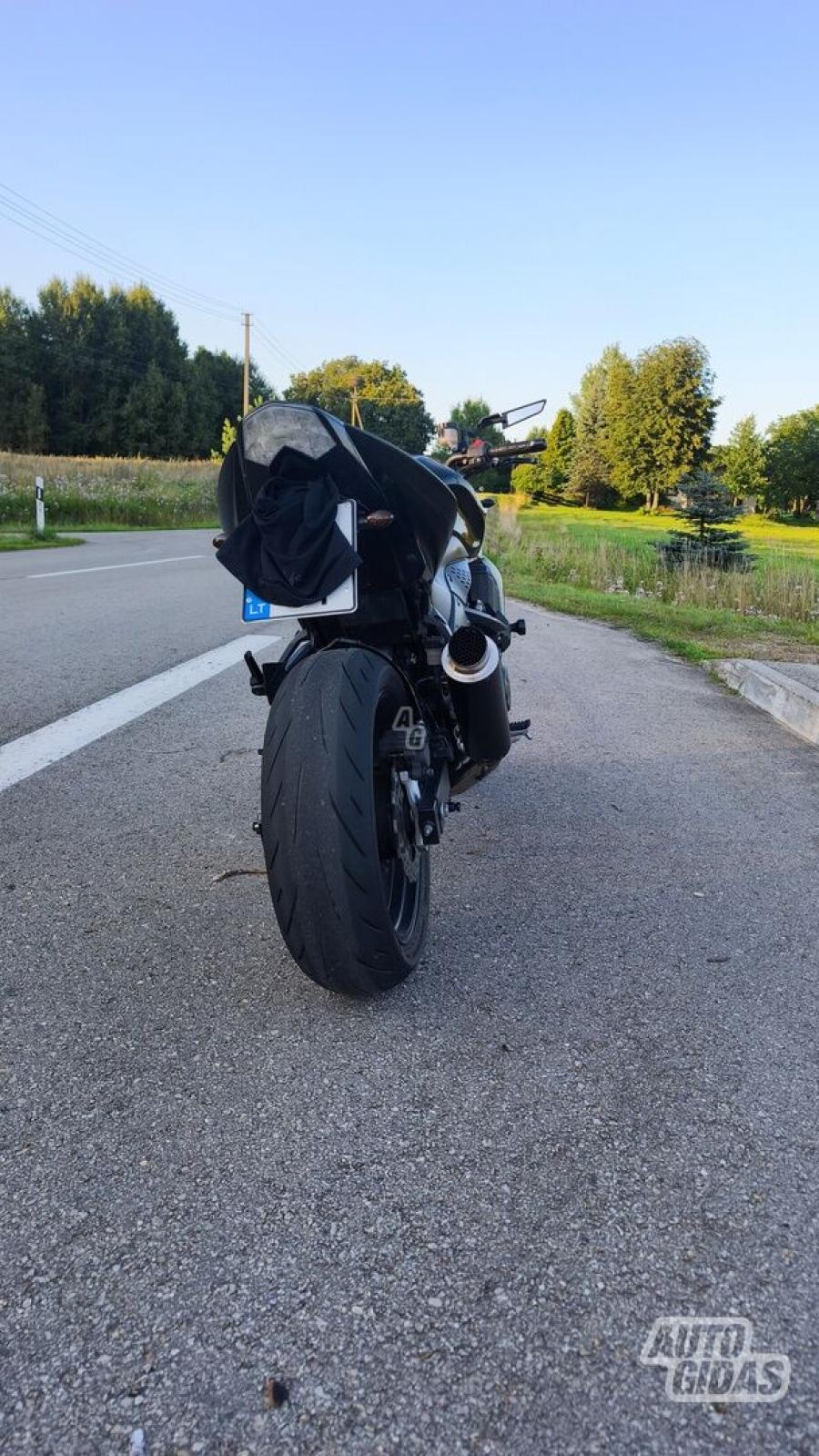 Black Kawasaki Z 2009 in Alytus, with an engine capacity of 0.75 L and mileage of 42 thousand km for 3600 €, photo 5 on AUTOMOTO.COM.LV