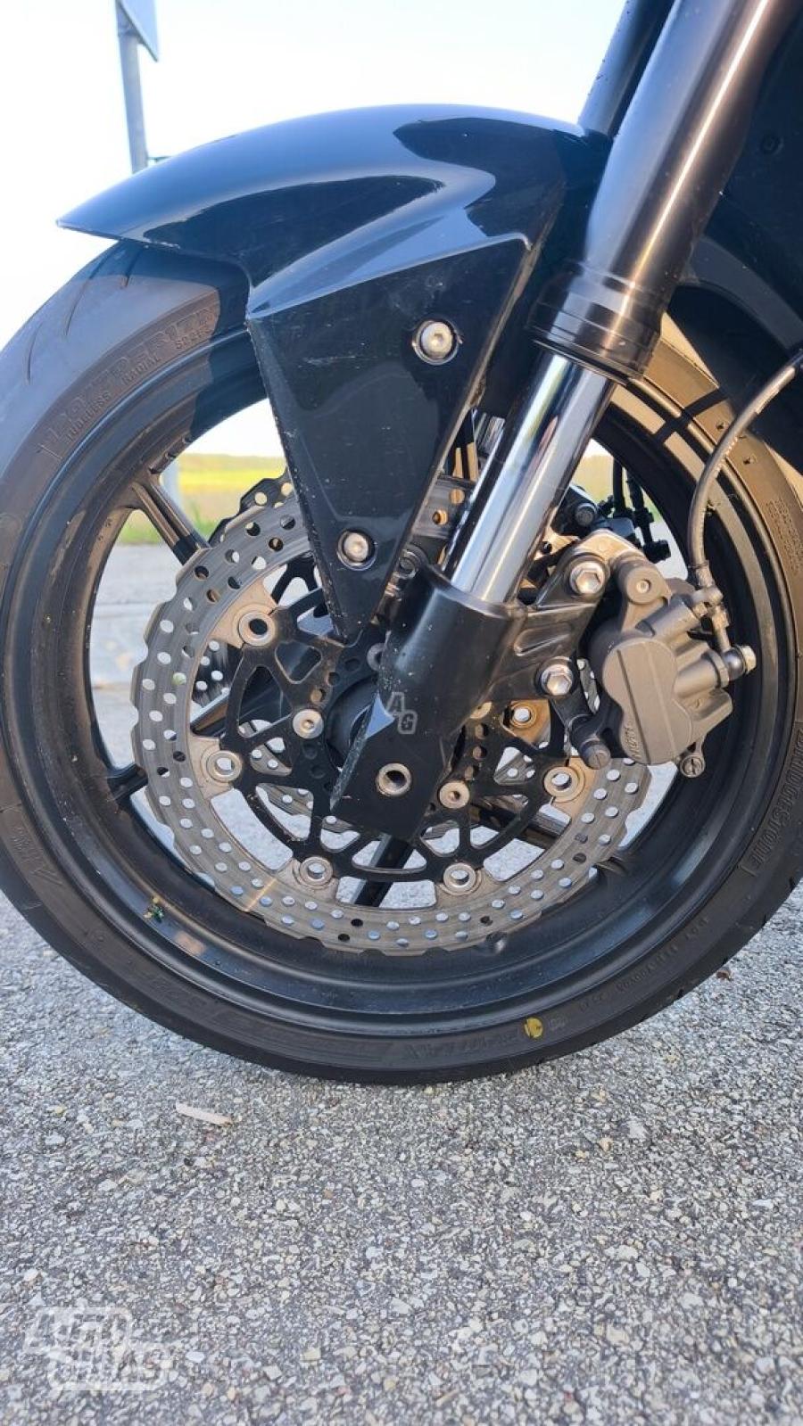 Black Kawasaki Z 2009 in Alytus, with an engine capacity of 0.75 L and mileage of 42 thousand km for 3600 €, photo 7 on AUTOMOTO.COM.LV