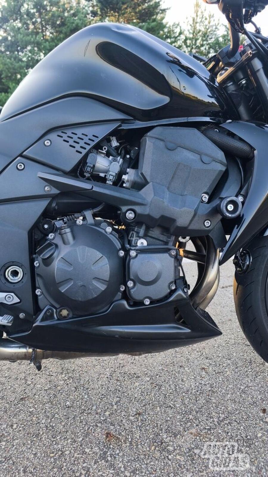 Black Kawasaki Z 2009 in Alytus, with an engine capacity of 0.75 L and mileage of 42 thousand km for 3600 €, photo 13 on AUTOMOTO.COM.LV