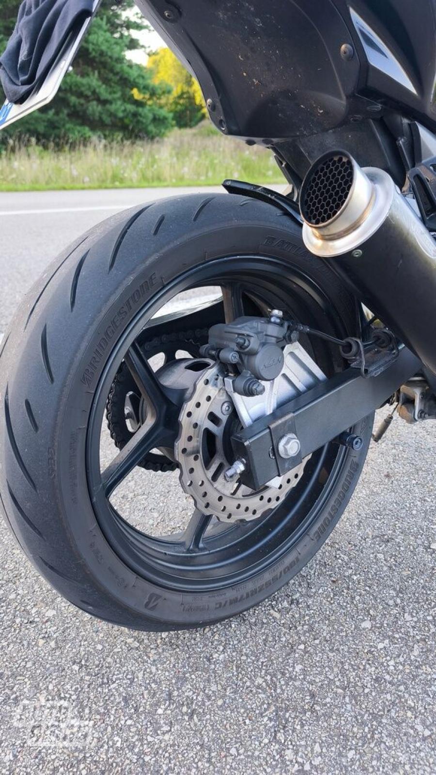 Black Kawasaki Z 2009 in Alytus, with an engine capacity of 0.75 L and mileage of 42 thousand km for 3600 €, photo 14 on AUTOMOTO.COM.LV